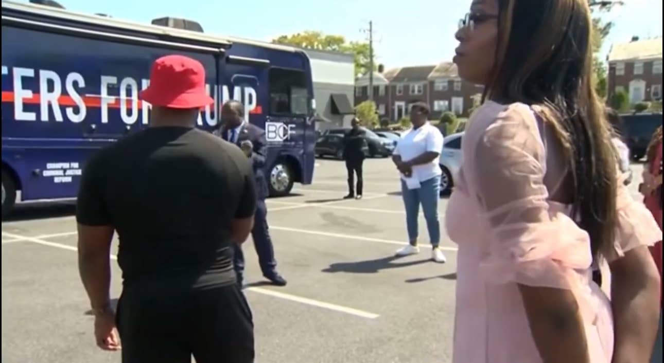 Unwelcome "Black Voters for Trump" Bus Draws Nearly Empty Parking Lot ...