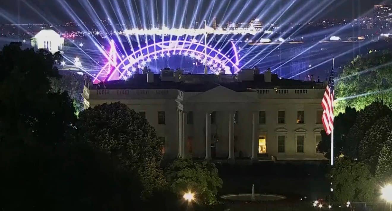 White House UFC Event Lighting Nearly Blinded Flight Crew on Approach ...