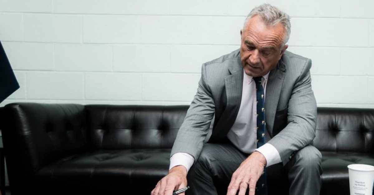 RFK Jr. Offered to Get Fake Vaccine Cards for His Kids for College ...