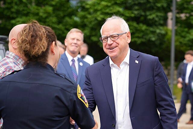 Over 1K Veterans and Caregivers Sign Letter in Support of Tim Walz's ...