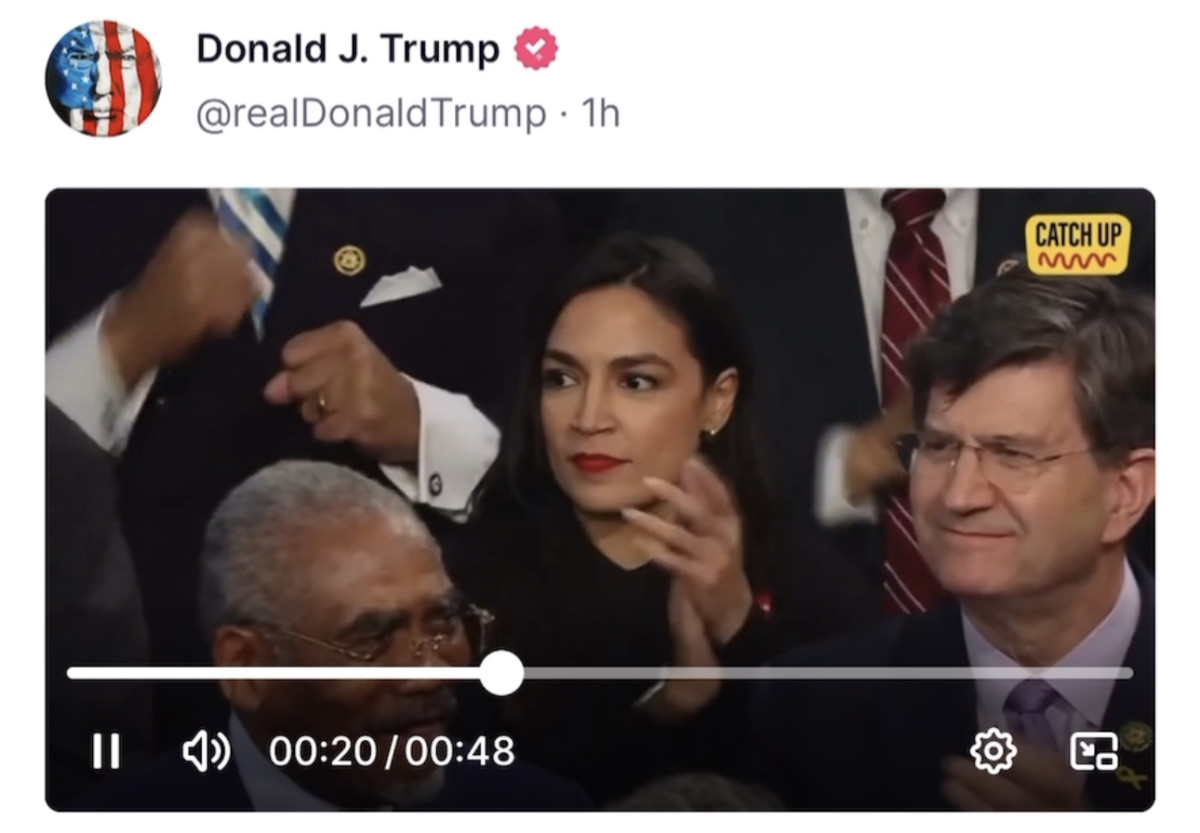 Trump Posted Manipulated Video of Democrats Applauding Him At Biden's ...