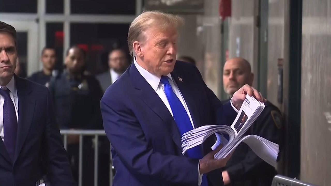 Trump Posts Skewed Bar Graph, Claims 1% Polling Lead “Crushes ...