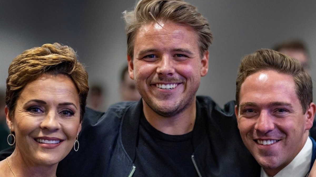 Fox News Producer Locks Twitter Account After Posting Racist Attack on ...