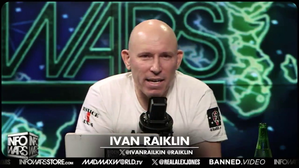 “Please Kill Him”— Alex Jones Discussed Benefits of Assassinating Trump 6 Months Ago ...