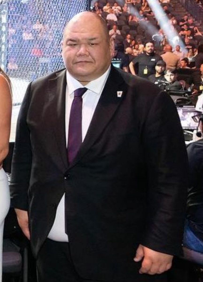 Trump Campaign Accuses Kamala Harris Campaign of Couch “Fetish ...