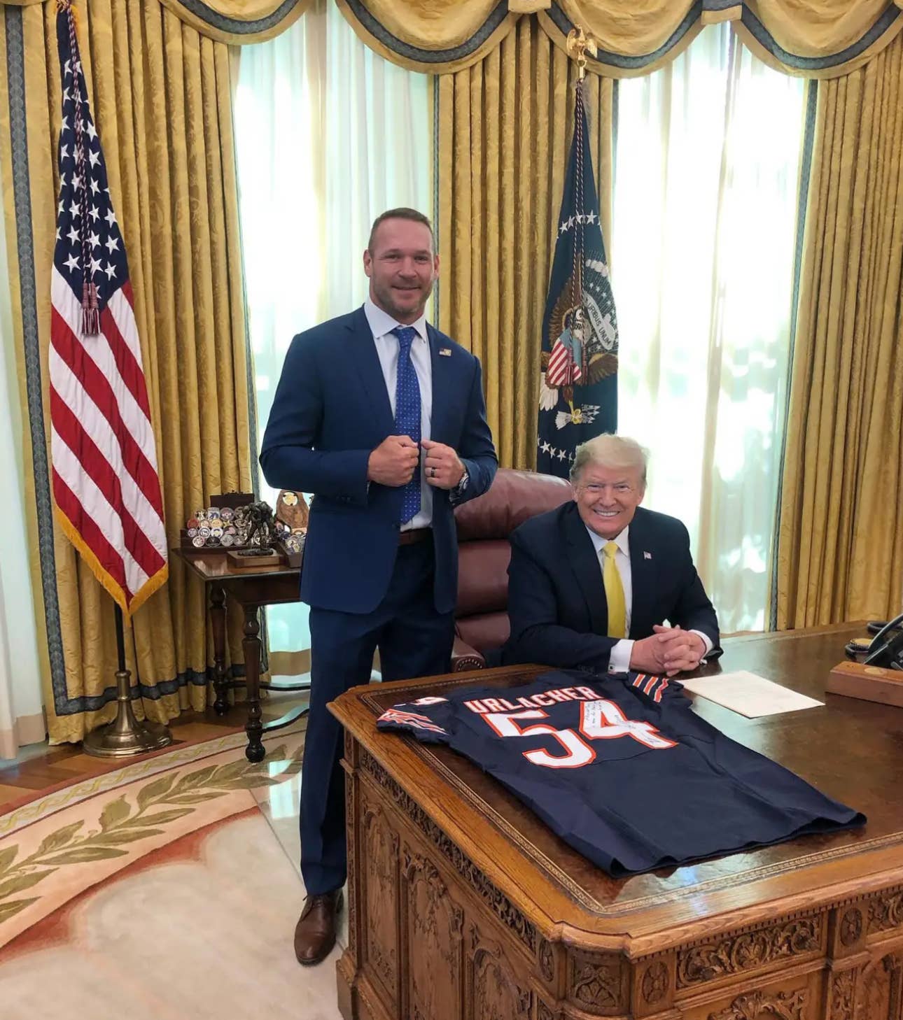 Trump Welcomes Endorsement From Brian Urlacher Who Liked Several QAnon ...