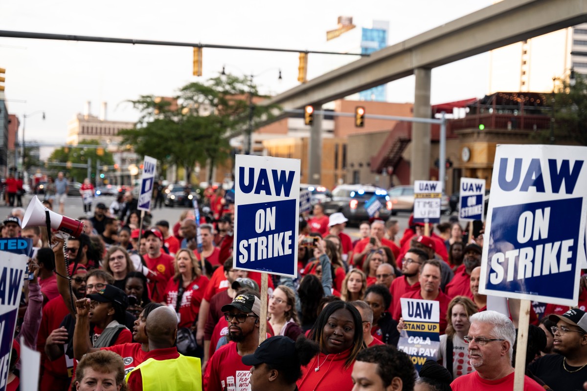 UAW Makes Deal With Ford Potentially Ending Auto Workers Strike ...