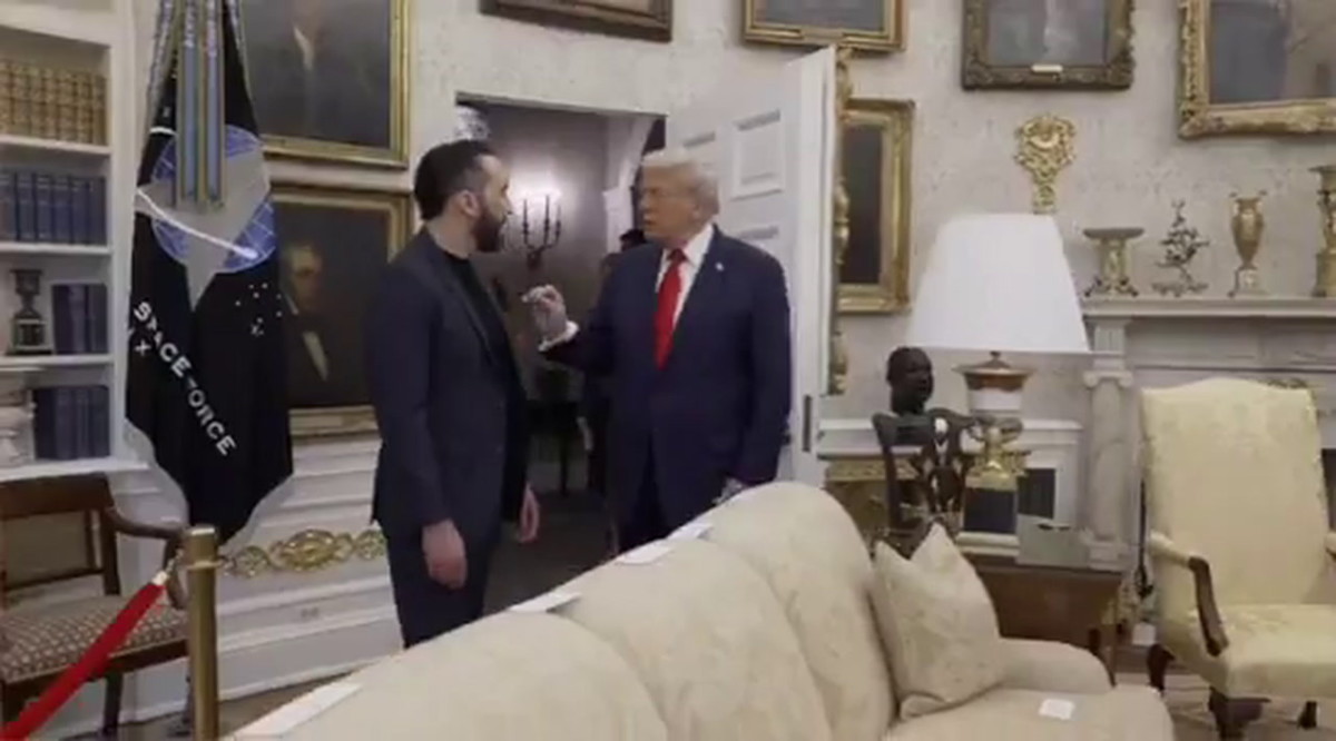 Donald Trump caught on hot mic - MeidasTouch News