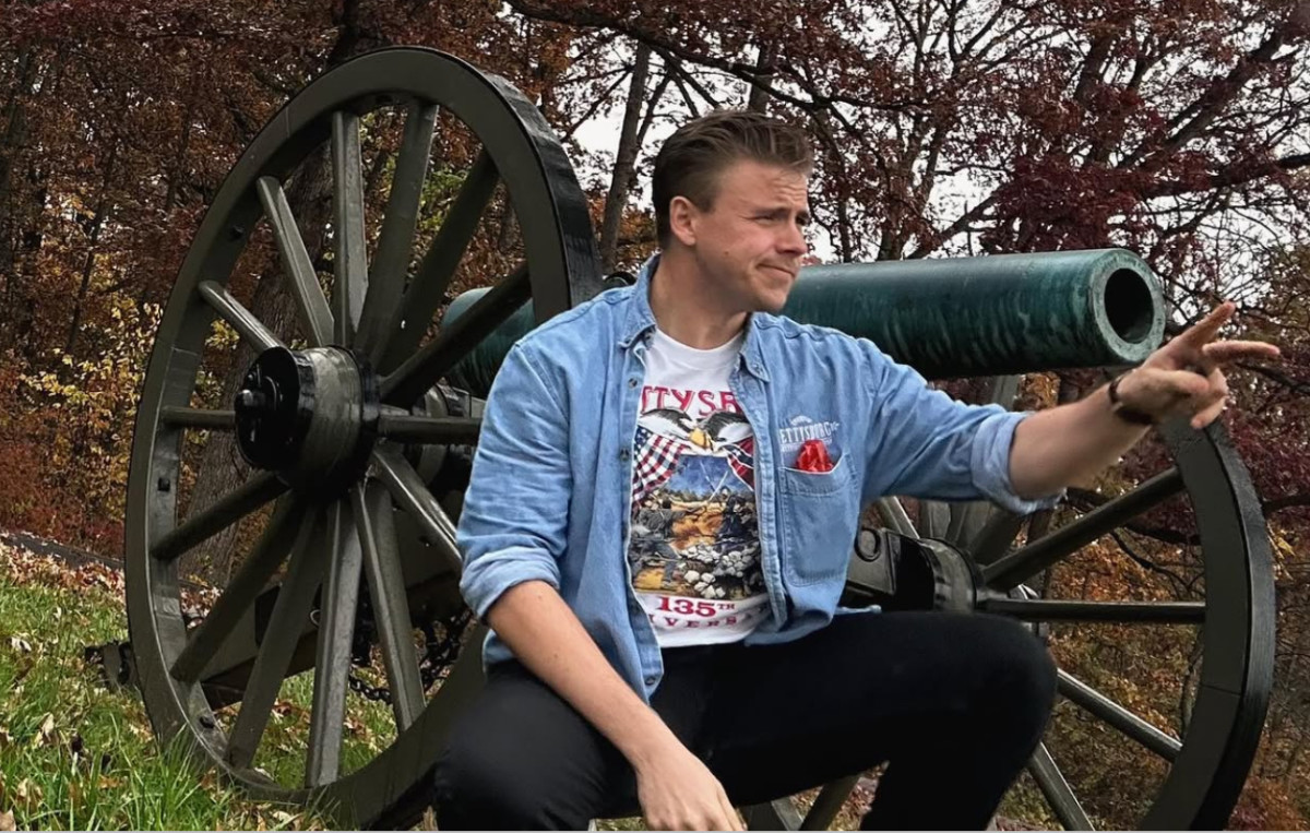 Ex-Fox News Producer with History of Racist Posts Sworn In at ...