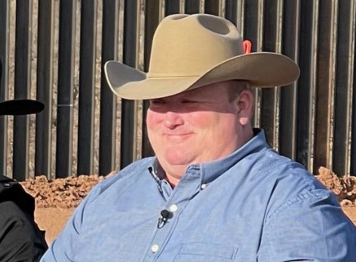 Trump Pardons Corrupt Sheriff After His Own DOJ Bragged About The ...