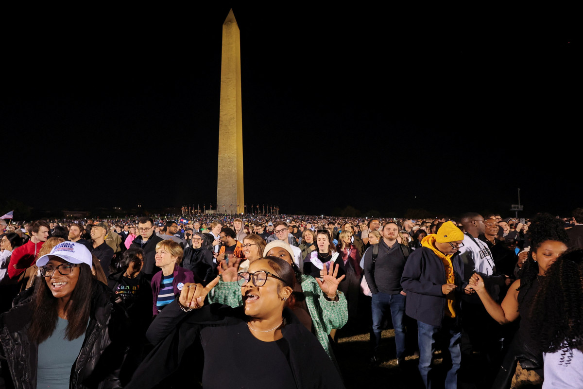 Kamala Harris Delivers a Vision of Unity and Resolve at Historic ...