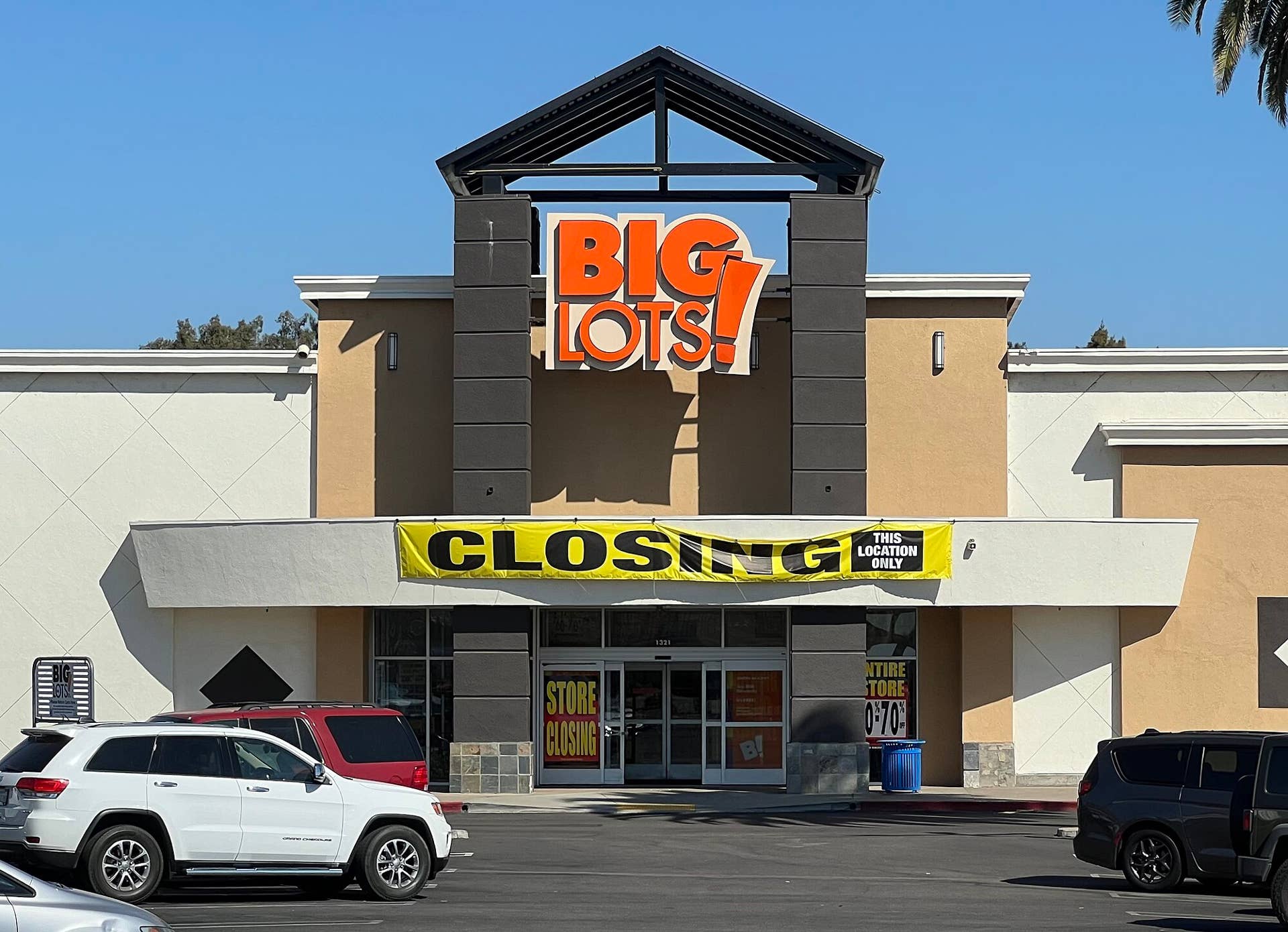 Nearly 500 Big Lots Stores Could Close Under Trump - MeidasTouch News