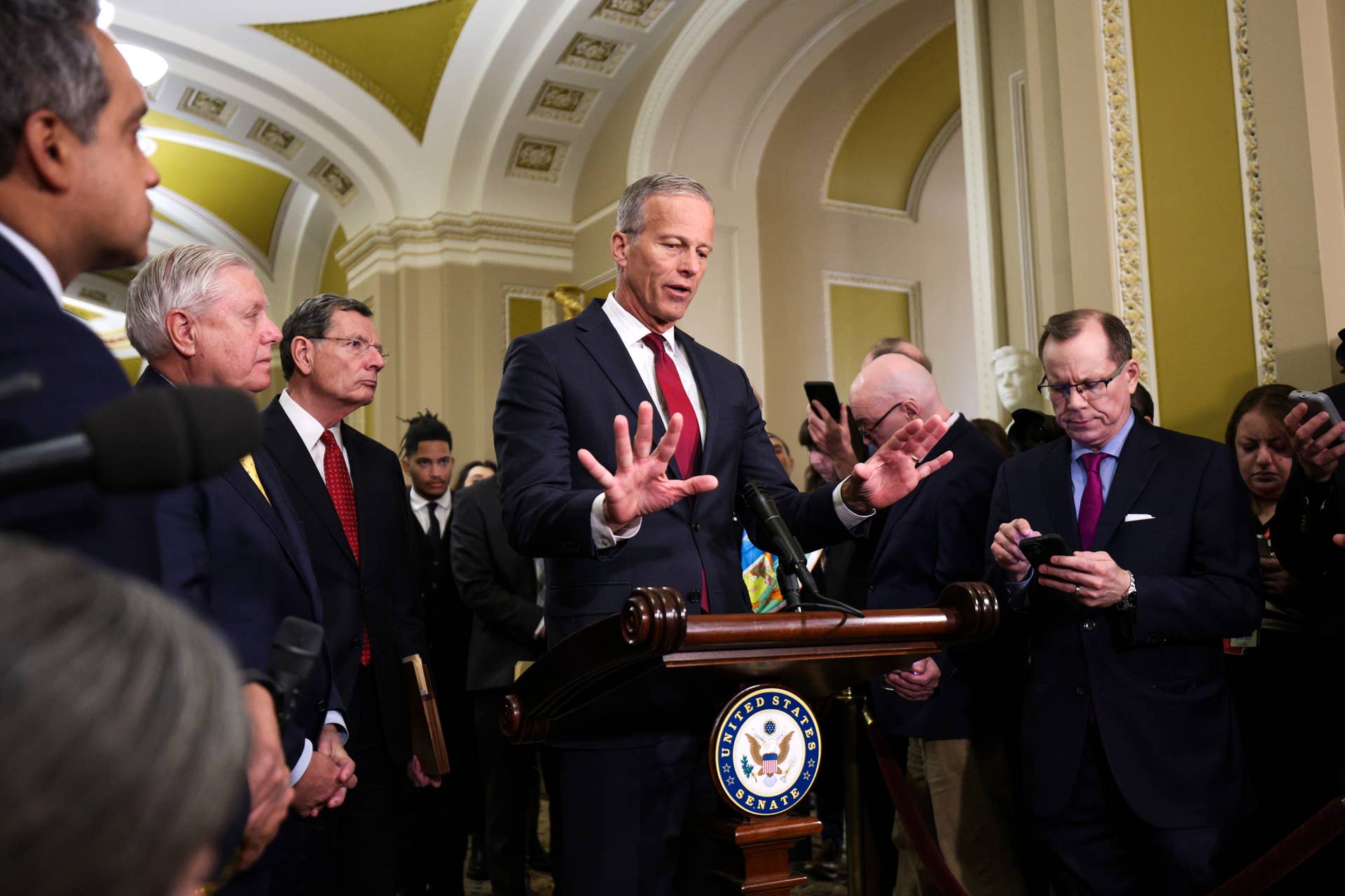Senators Vote To Move Republican Plan To Keep Government Open Forward ...